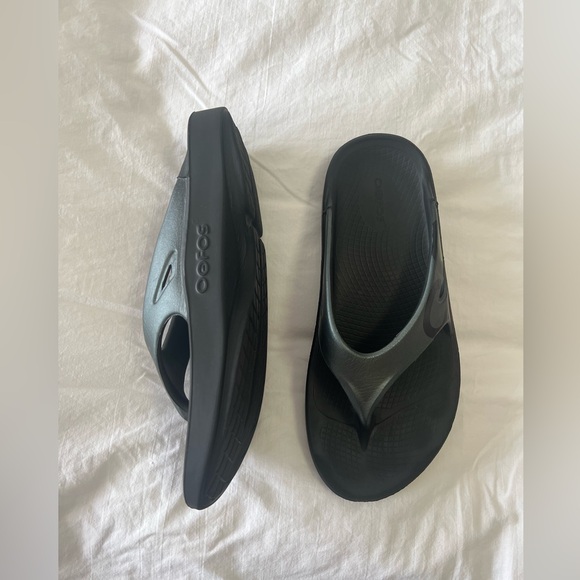 OOFOS | Shoes | Oofos Original Sport Sandals Recovery Thongs Mens 7 ...